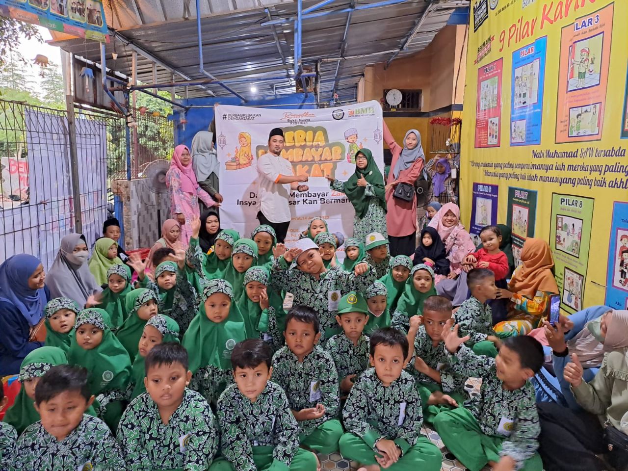 Murid TK SBB Al-Kholil Ceria Bayar Zakat Bersama Laznas BMH - BMH