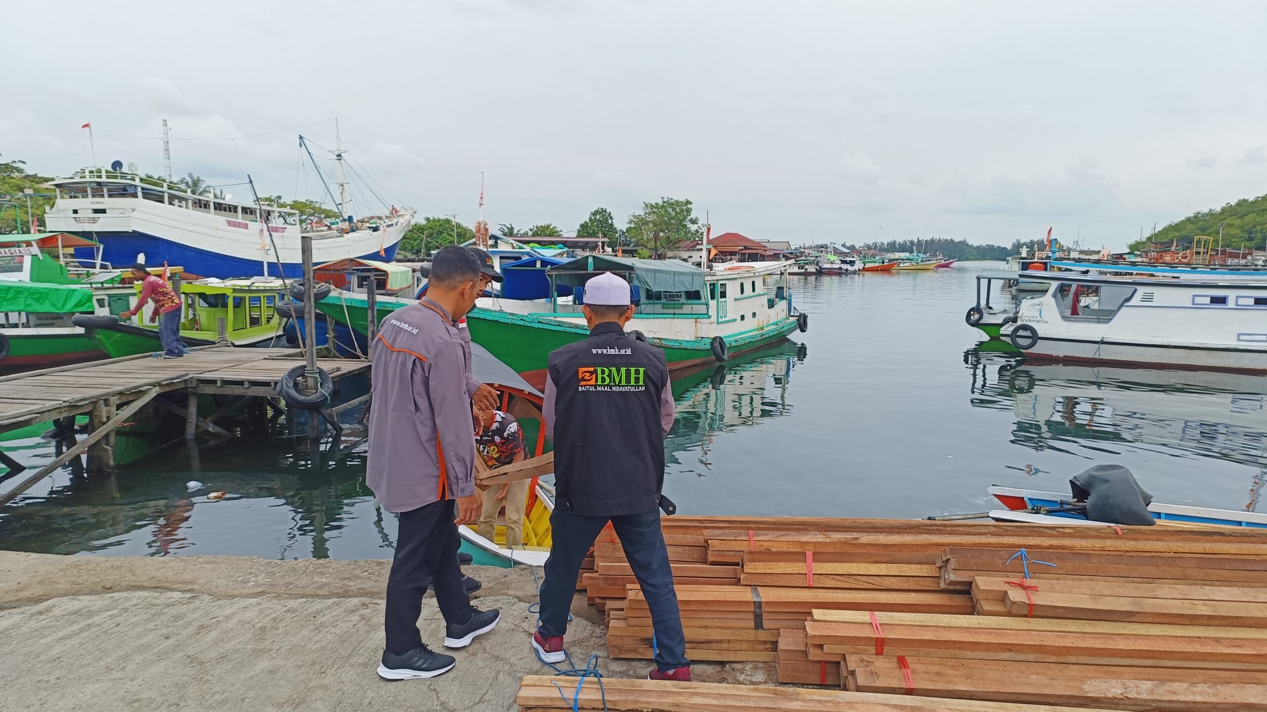Kayu Ulin untuk Rumah Qur’an: BMH Bantu Warga Pulau Malahing Miliki ...